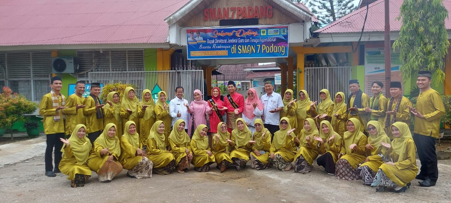 Kunjungan Direktur Guru Pendidikan Menengah ke SMAN 7 Padang Sharing ...