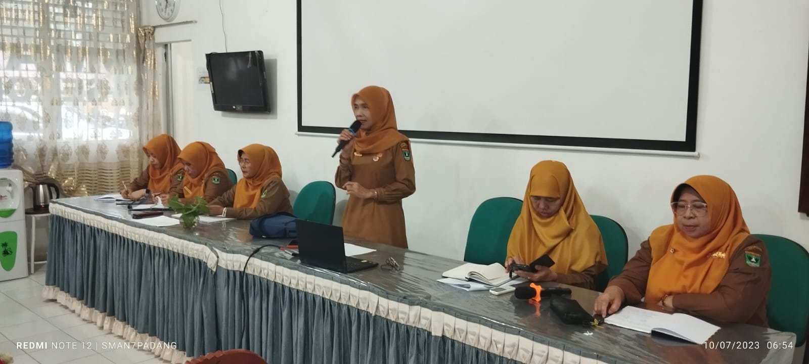 SMAN 7 Padang Berbudi, Awali kegiatan Tahun Ajaran Baru TA.2023/2024 dengan Pembekalan oleh ...